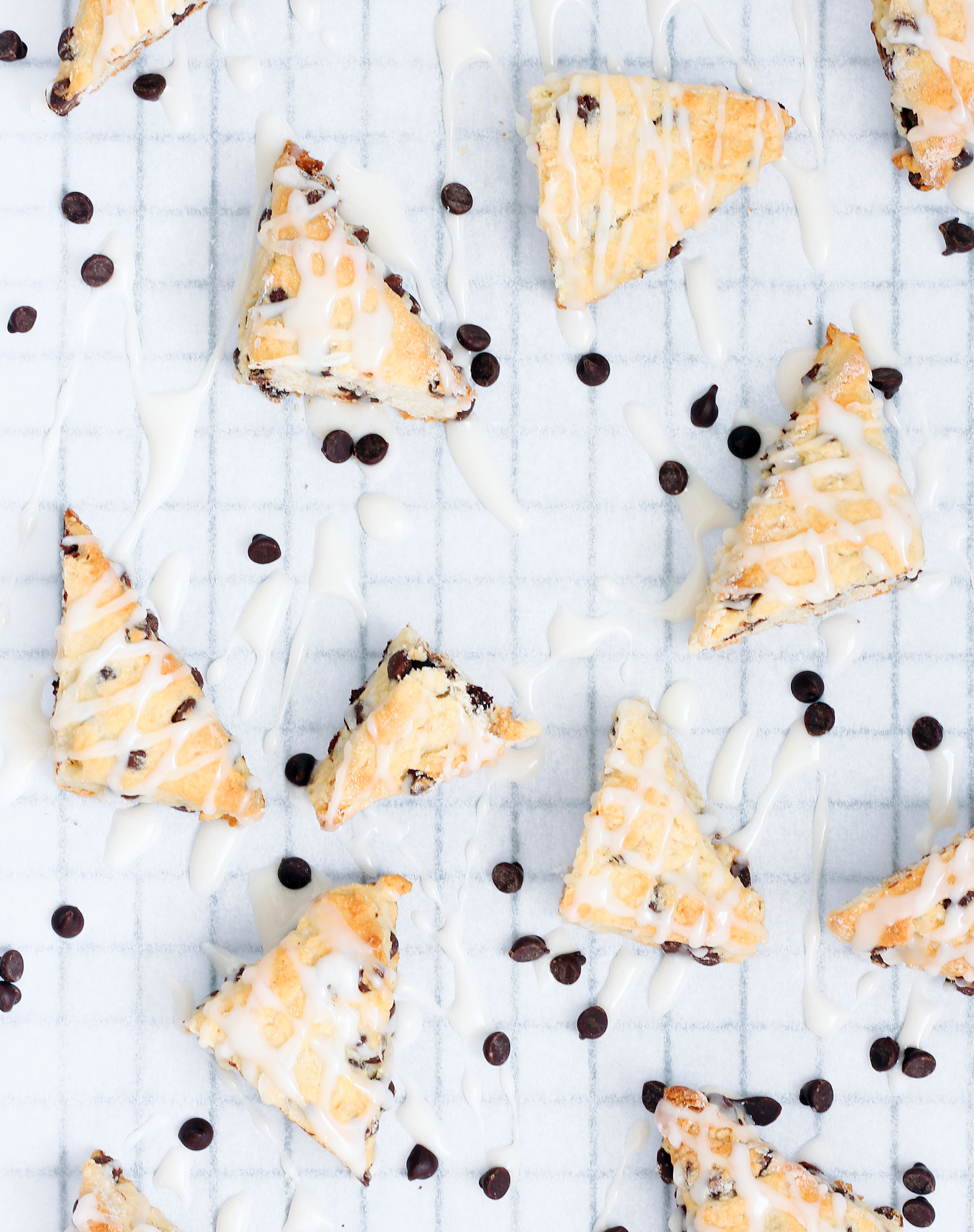 If You Give A Blonde A Kitchen — Two-Bite Chocolate Chip Mini Scones