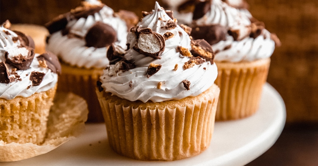 Maple Cupcakes with Marshmallow Frosting {step-by-step photos}
