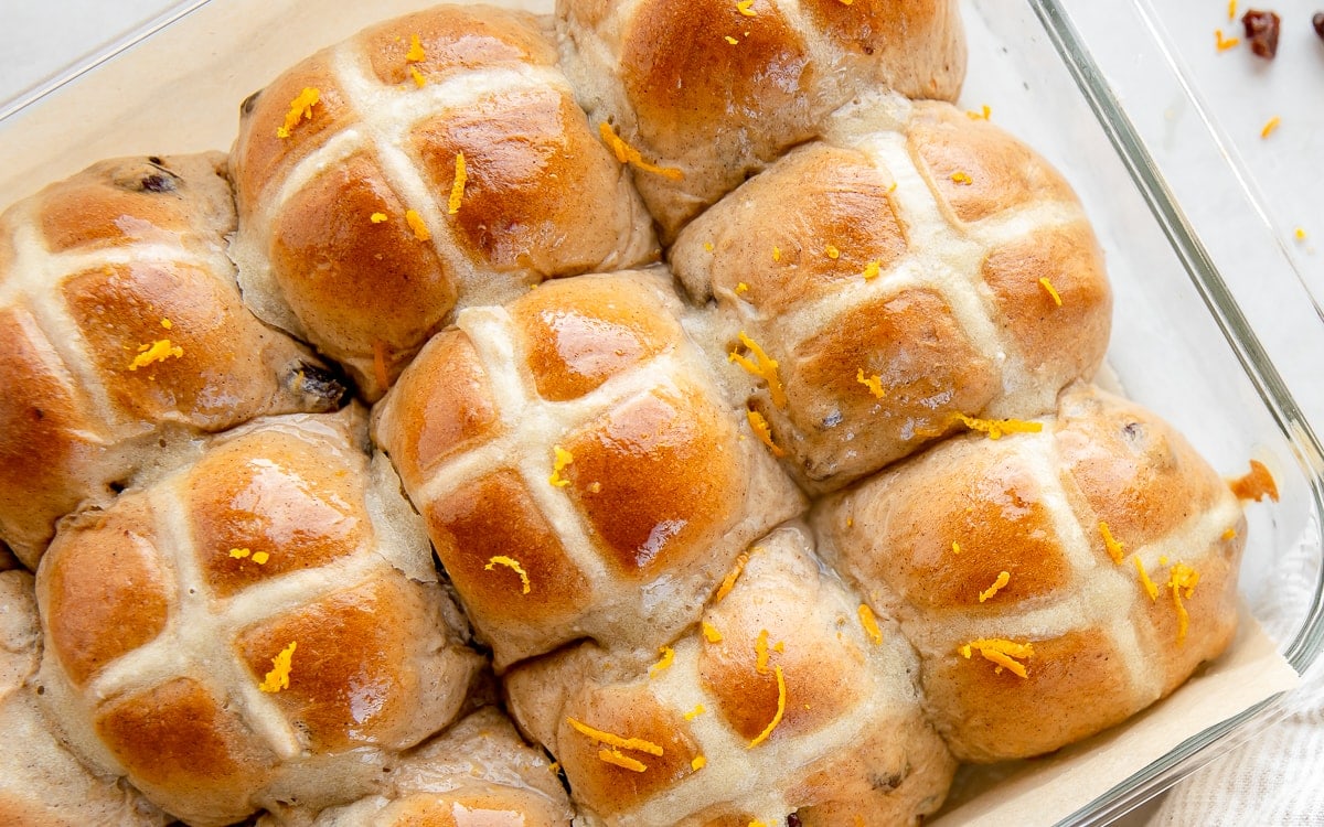 Hot Cross Buns – If You Give a Blonde a Kitchen