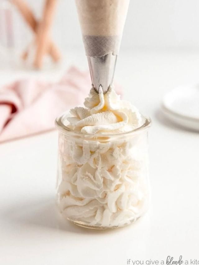 Easy Homemade Whipped Cream RecipeEasy Homemade Whipped Cream (Fluffy ...