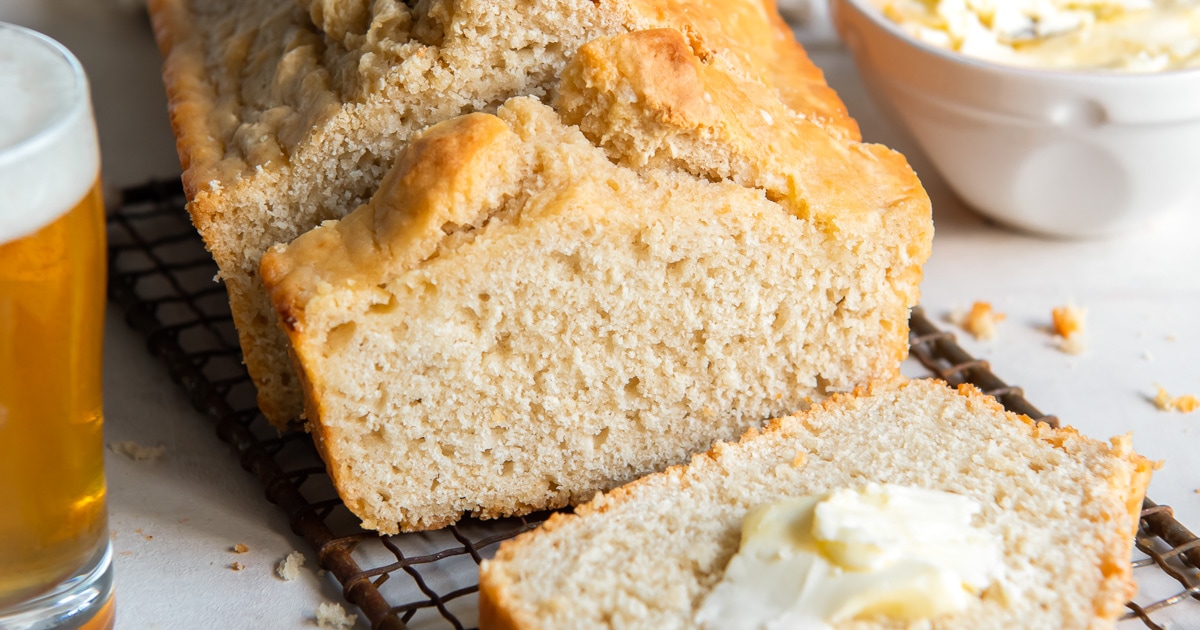 Easy Beer Bread {only 6 ingredients!} – If You Give a Blonde a Kitchen