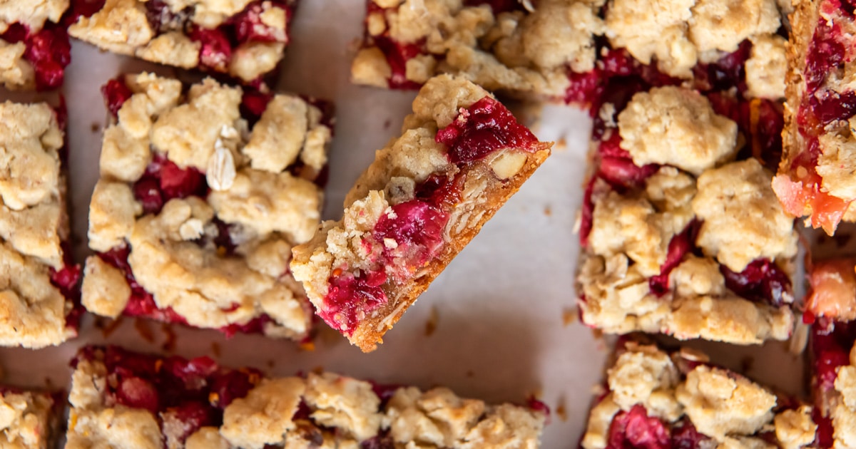 Easy Cranberry Crumble Bars – If You Give a Blonde a Kitchen