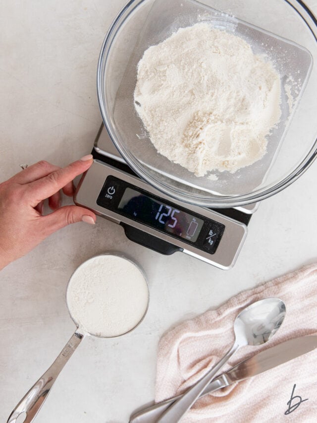 How to Measure Flour Correctly – If You Give a Blonde a Kitchen