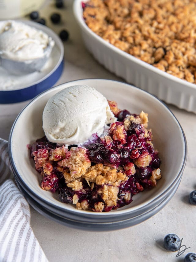 Easy Blueberry Crisp with Oats – If You Give a Blonde a Kitchen