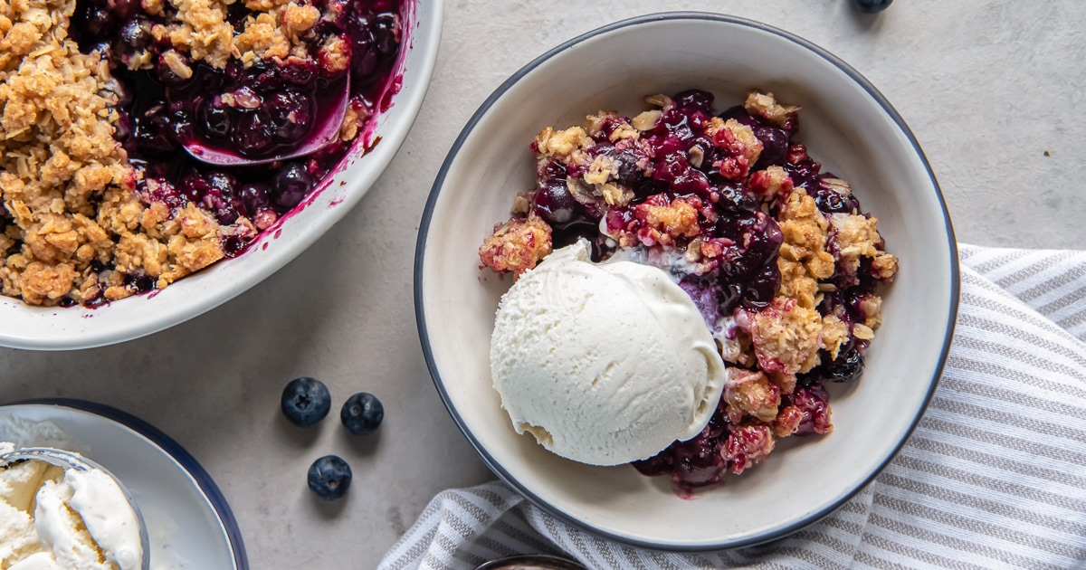 Easy Blueberry Crisp with Oats – If You Give a Blonde a Kitchen