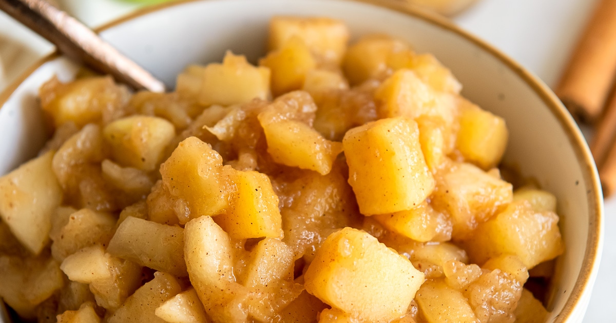 Easy Apple Compote with Cinnamon – If You Give a Blonde a Kitchen