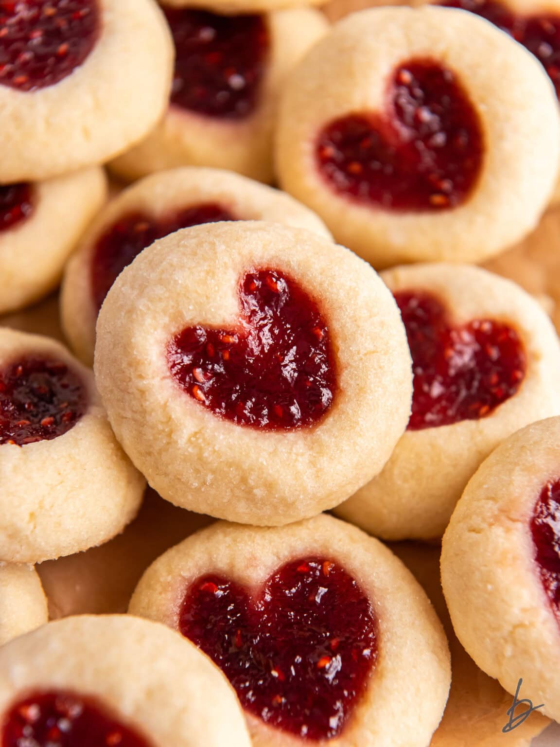 Jam Heart Cookies (Thumbprint Cookies) – If You Give a Blonde a Kitchen